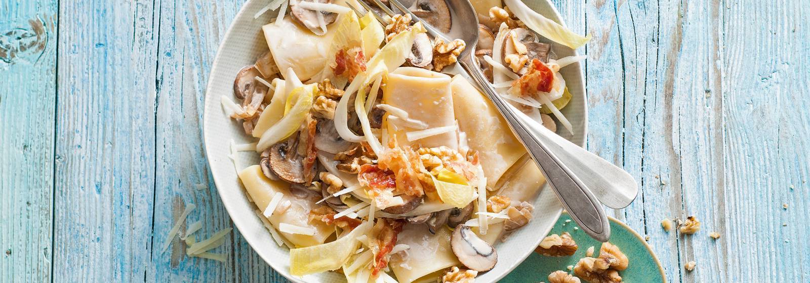 Paccheri crémeux à la chicorée et à la pancetta - Guide Recettes