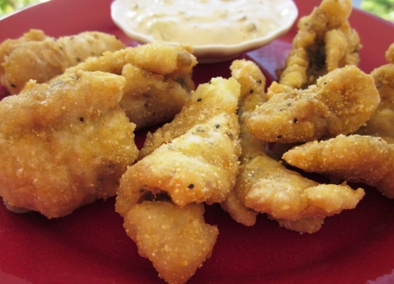 Filets de poisson-chat épicés à la sauce tartare de Cajun - Guide Recettes